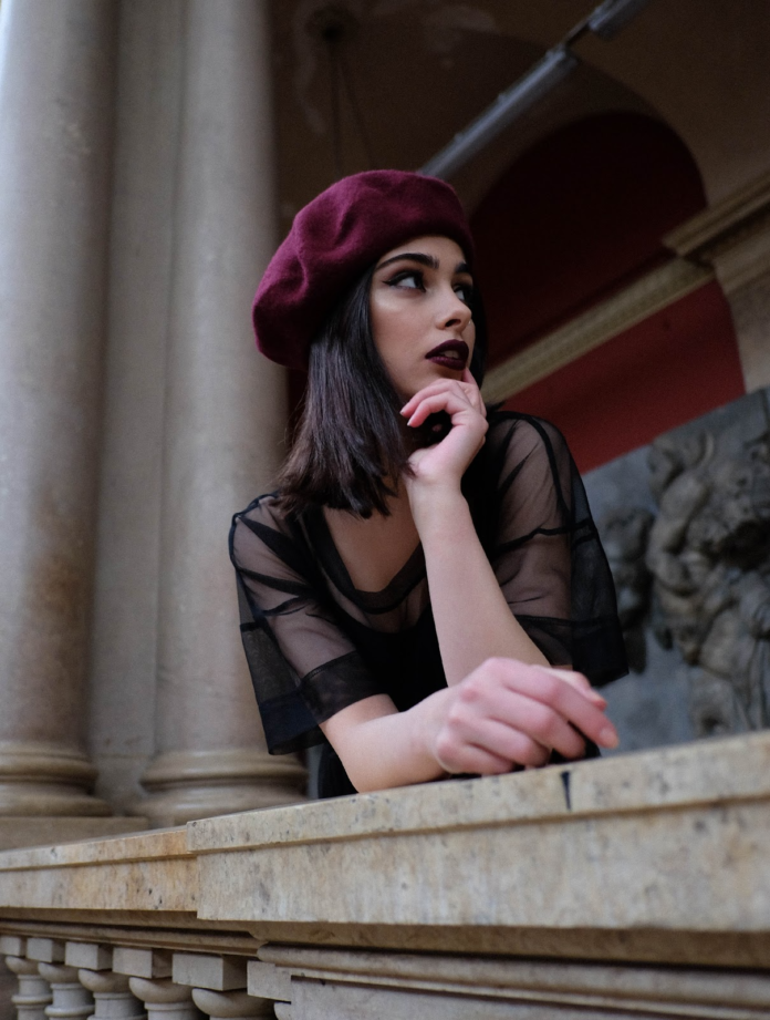 7 Panduan Bergaya Mistis & Misterius ala Tren Gothic Fashion